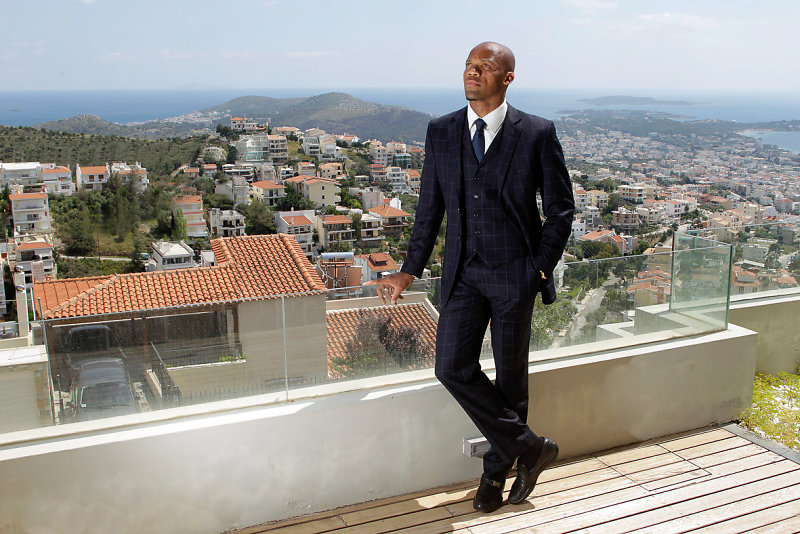 Jean Alain Boumsong chez lui à Athenes - Yves Forestier